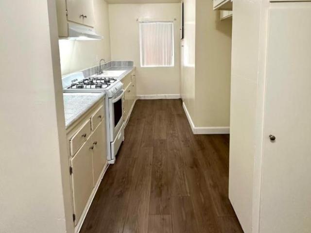 1 Br, 1 bath, Condo 409 N Los Robles