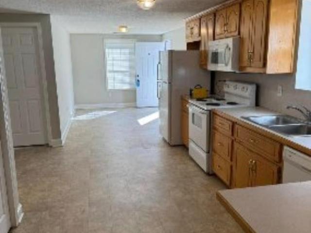 1 Br, 1 bath, Condo 40 Hanna Dr