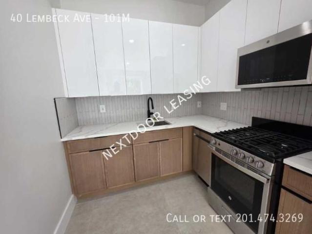 1 Br, 1 bath, Condo 40 Lembeck Ave