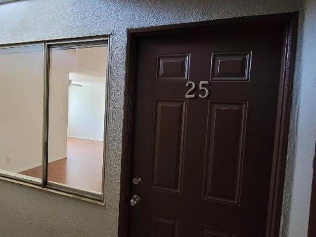 1 Br, 1 bath, Condo 4100 Arch Dr