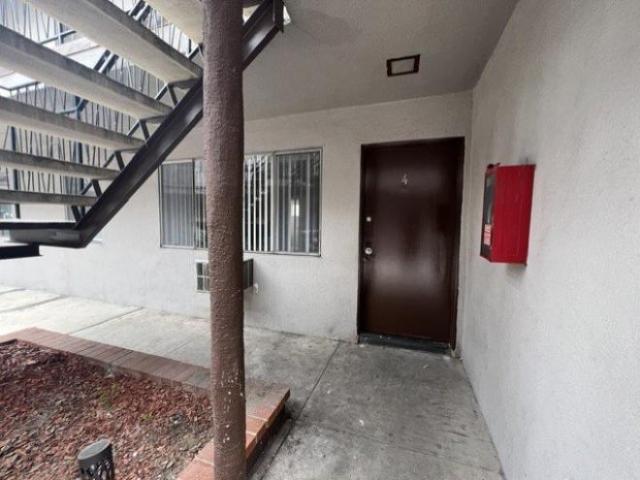 1 Br, 1 bath, Condo 4100 Arch Dr