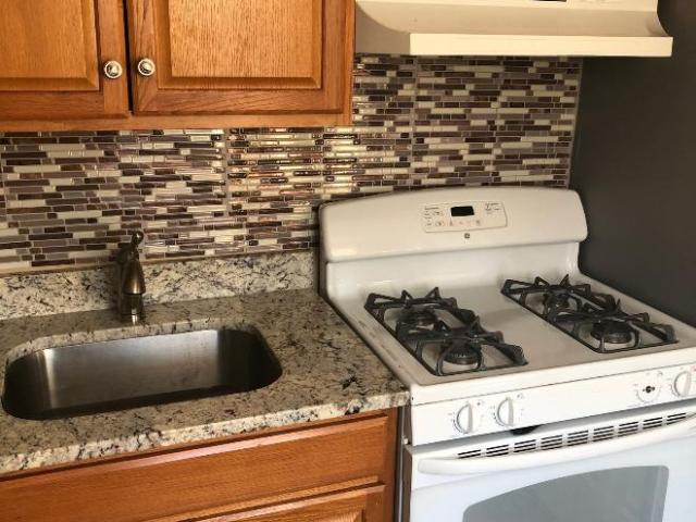 1 Br, 1 bath, Condo 4101 Fernhill Ave