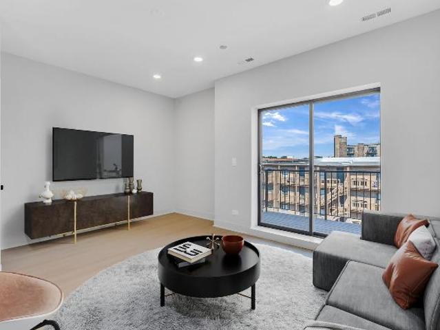 1 Br, 1 bath, Condo 4102 N Sheridan Road