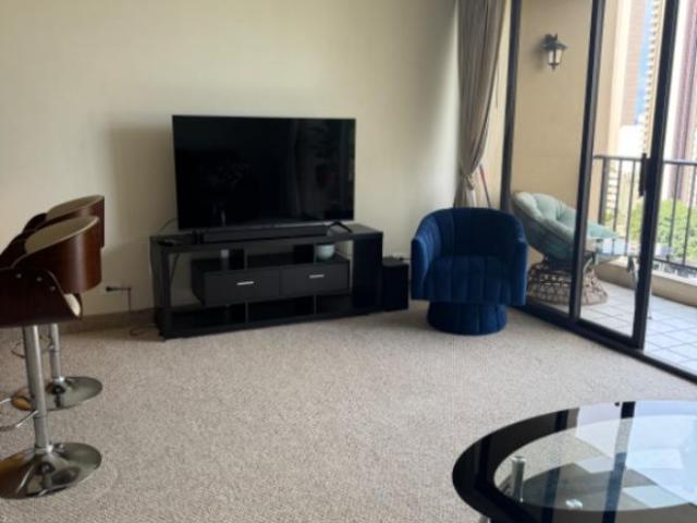 1 Br, 1 bath, Condo 411 Hobron Lane