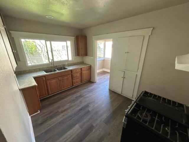 1 Br, 1 bath, Condo 411 W Chestnut Ave