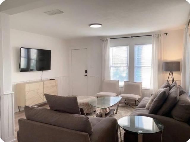 1 Br, 1 bath, Condo 413 S Prairieville St