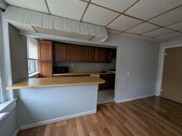 1 Br, 1 bath, Condo 415 S Broadway