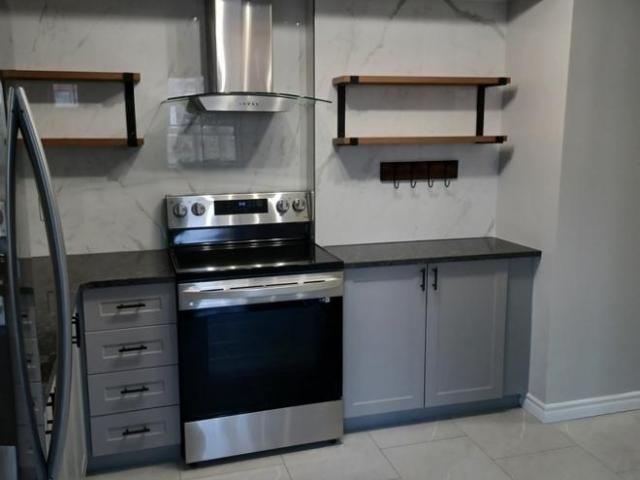 1 Br, 1 bath, Condo 416 Lincoln
