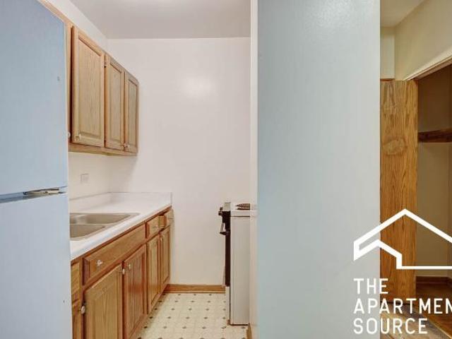 1 Br, 1 bath, Condo 4180 North Marine Dr
