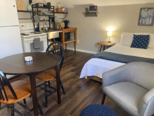 1 Br, 1 bath, Condo 418 Goebel Ave