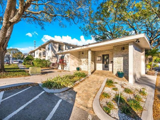 1 Br, 1 bath, Condo 4201 49th St N