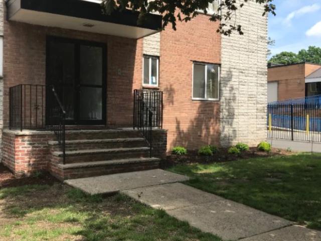 1 Br, 1 bath, Condo 420 W 7th St