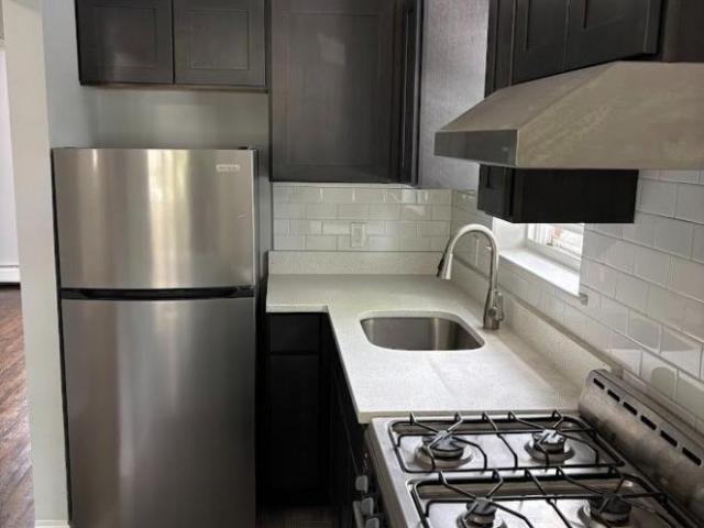 1 Br, 1 bath, Condo 420 W 7th St