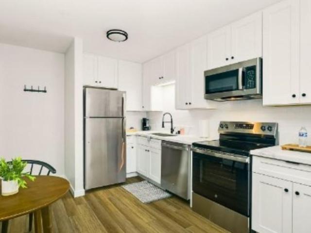 1 Br, 1 bath, Condo 4218 46th St