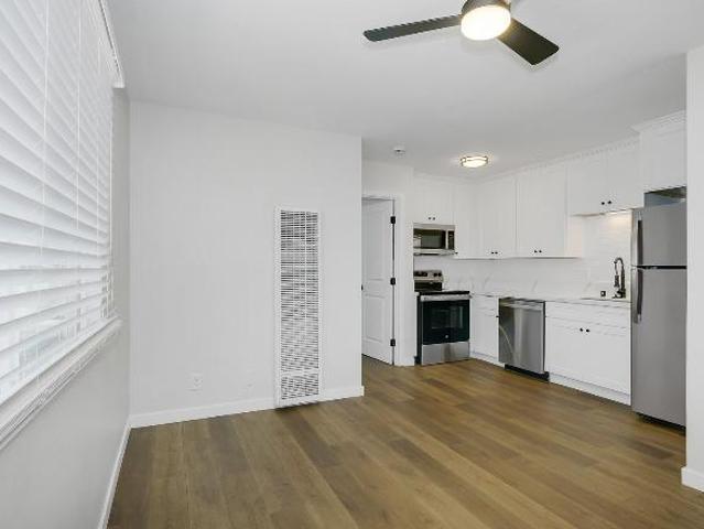 1 Br, 1 bath, Condo 4218 46th St