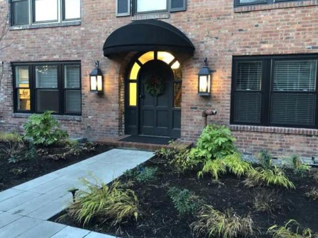 1 Br, 1 bath, Condo 421 Summit Ave E