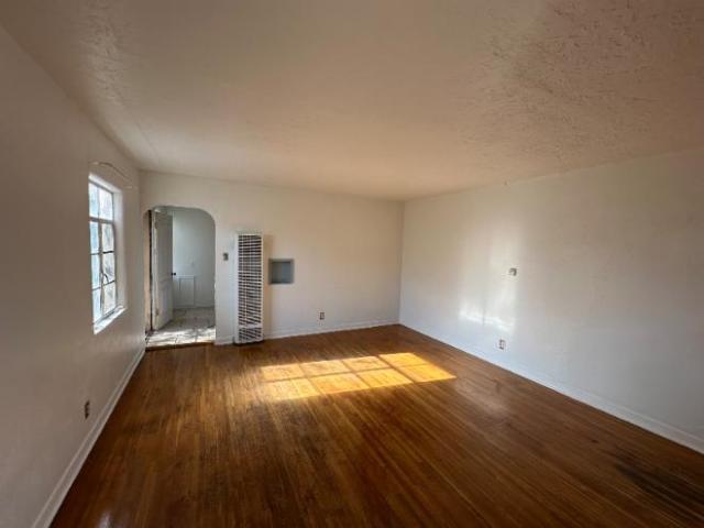 1 Br, 1 bath, Condo 4227 Brockmont Ave NE