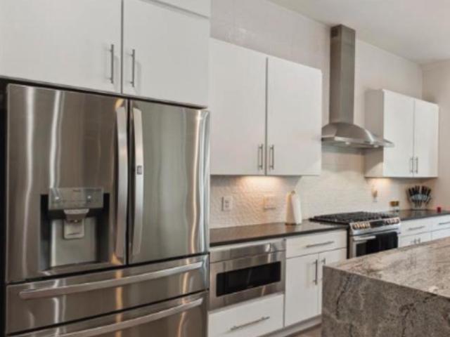 1 Br, 1 bath, Condo 422 W 9th St