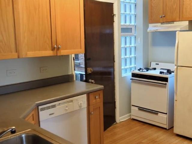 1 Br, 1 bath, Condo 4231 N Paulina St