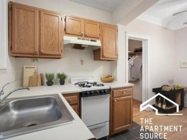 1 Br, 1 bath, Condo 4231 North Paulina Street