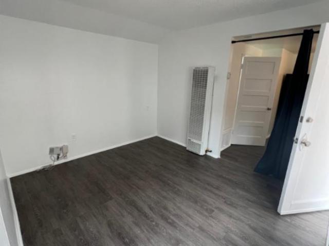 1 Br, 1 bath, Condo 424 S Broadway
