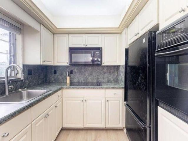 1 Br, 1 bath, Condo 426 NE 7th Avenue