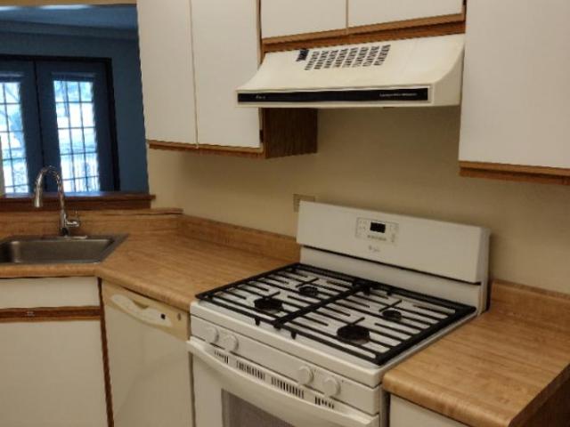 1 Br, 1 bath, Condo 4284 Central Road