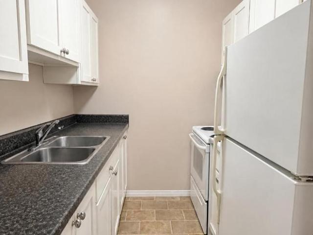 1 Br, 1 bath, Condo 429 Bruce Ave