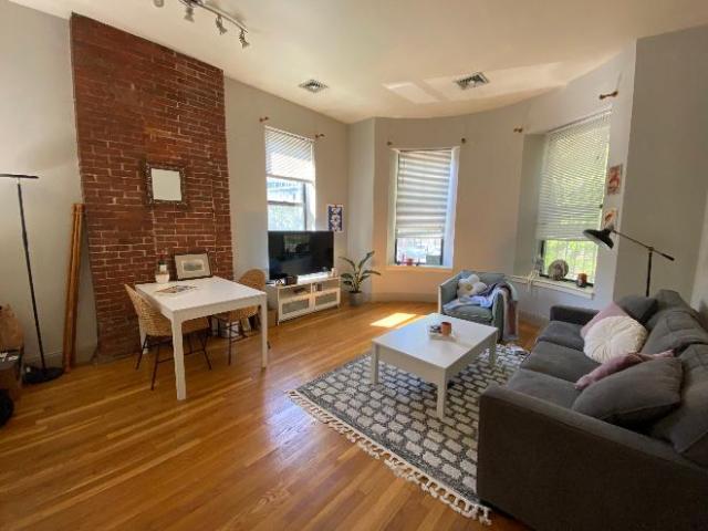 1 Br, 1 bath, Condo 42 Worcester Sq