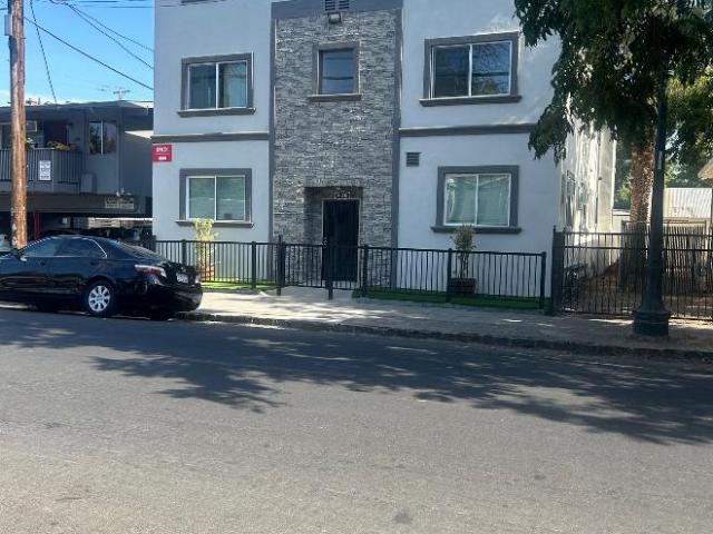 1 Br, 1 bath, Condo 430 E Acacia St