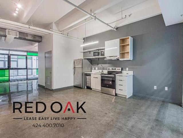 Studio, 1 bath, Condo 430 S Broadway Ave