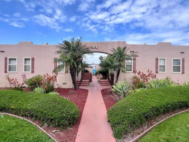 1 Br, 1 bath, Condo 4326 1/2 Swift Avenue