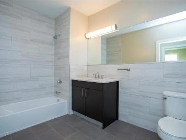1 Br, 1 bath, Condo 432 52 2nd St