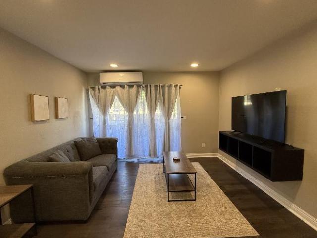 1 Br, 1 bath, Condo 432 Edgehill Ln