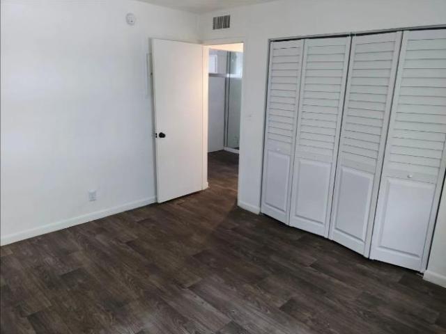 1 Br, 1 bath, Condo 4394 North Federal Highway