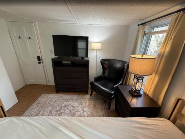 1 Br, 1 bath, Condo 47 Oak Terrace