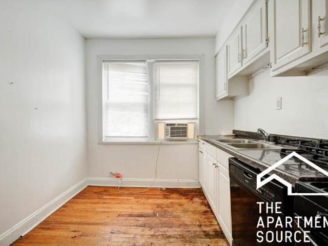 1 Br, 1 bath, Condo 4409 North Kenneth Ave