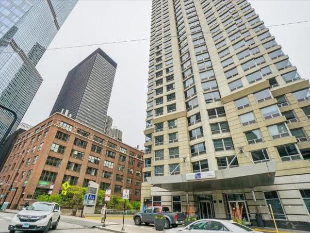 1 Br, 1 bath, Condo 440 N Wabash