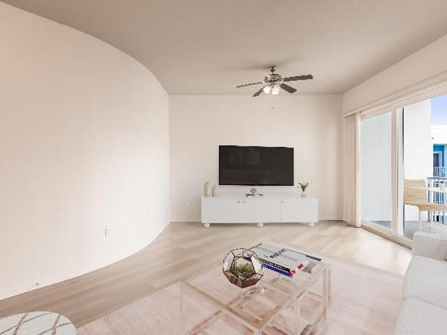 1 Br, 1 bath, Condo 440 Ne 4th Ave