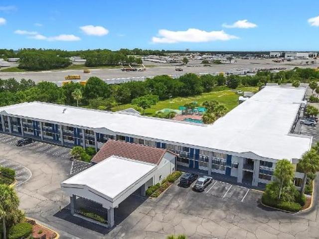 1 Br, 1 bath, Condo 44199 Highway 27 Fl