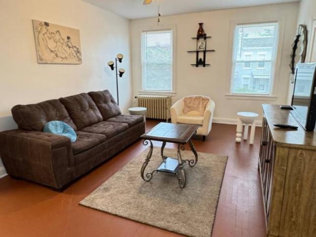 1 Br, 1 bath, Condo 441 Manor Pl NW