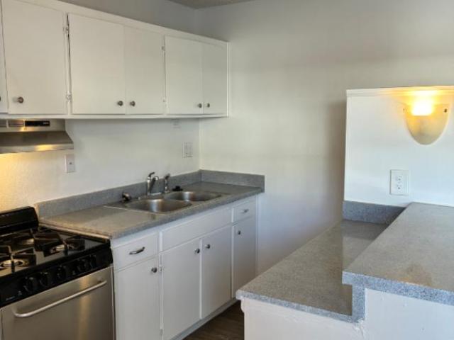 1 Br, 1 bath, Condo 443 Occidental Dr