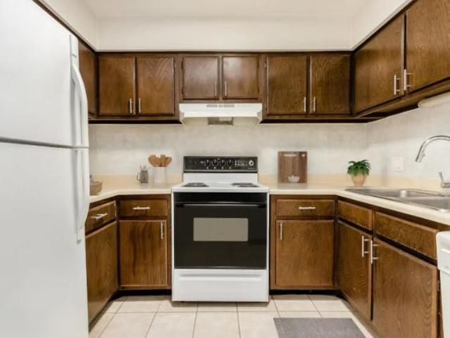 1 Br, 1 bath, Condo 4443 Mobile Dr