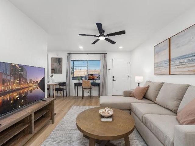 1 Br, 1 bath, Condo 4458 40th St