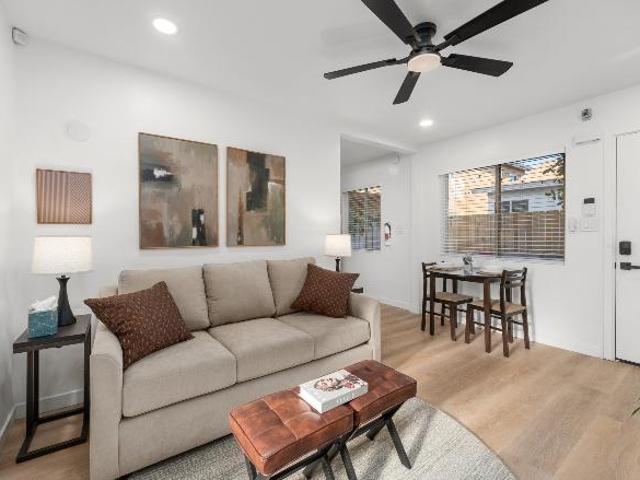 1 Br, 1 bath, Condo 4458 40th St