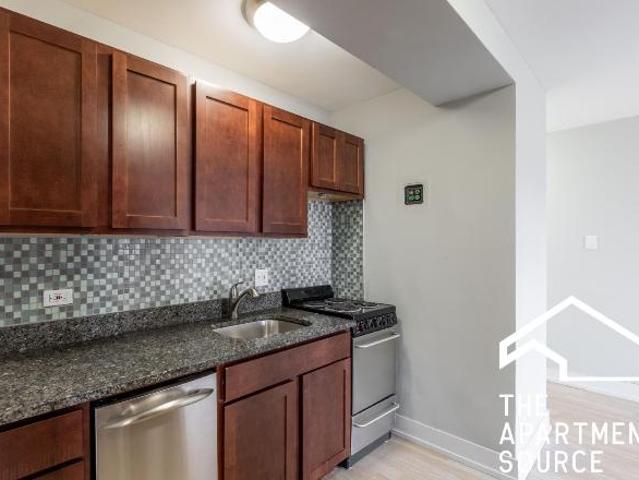 1 Br, 1 bath, Condo 445 West Wellington Ave