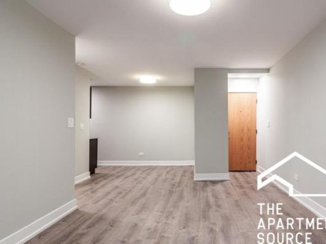 1 Br, 1 bath, Condo 445 West Barry Ave