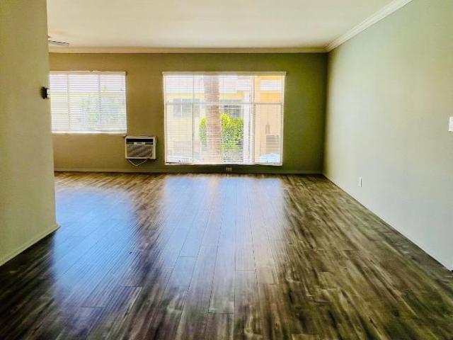 1 Br, 1 bath, Condo 4475 Murietta Ave