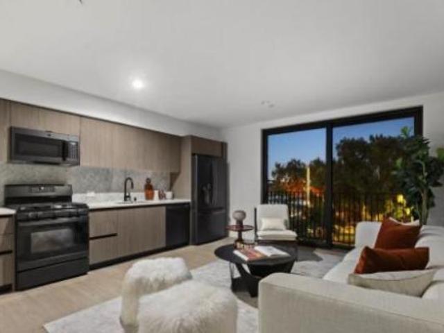 1 Br, 1 bath, Condo 4506 Dockweiler St