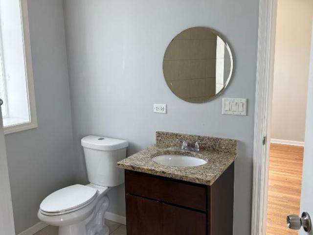 1 Br, 1 bath, Condo 4501 N Milwaukee Ave